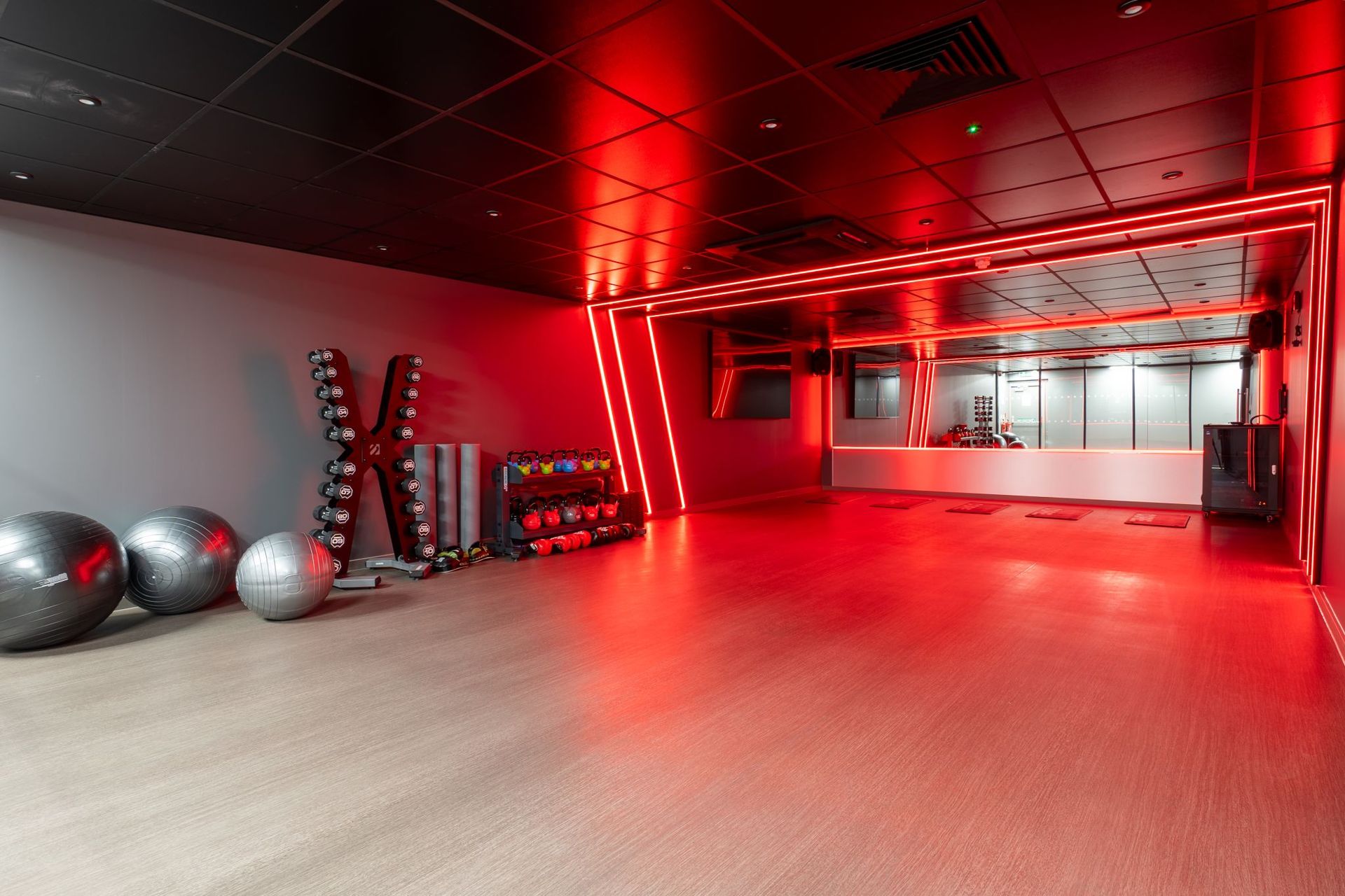 Innovative Lighting Solutions for Fitness Spaces - LEDSnaps